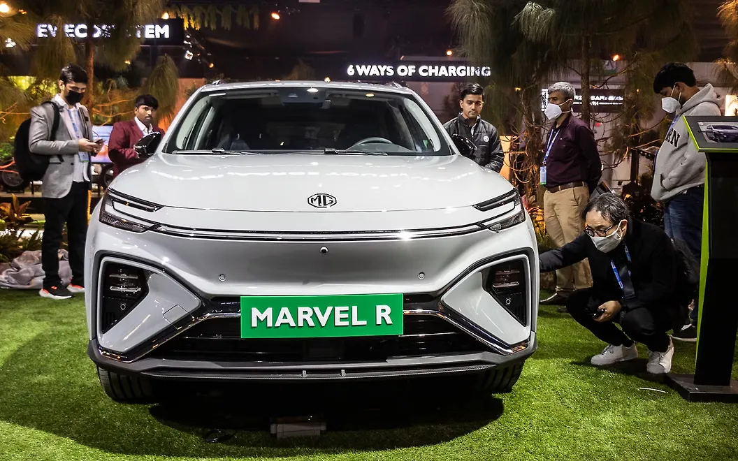 MG Marvel R Images | Marvel R Exterior, Road Test and Interior Photo ...