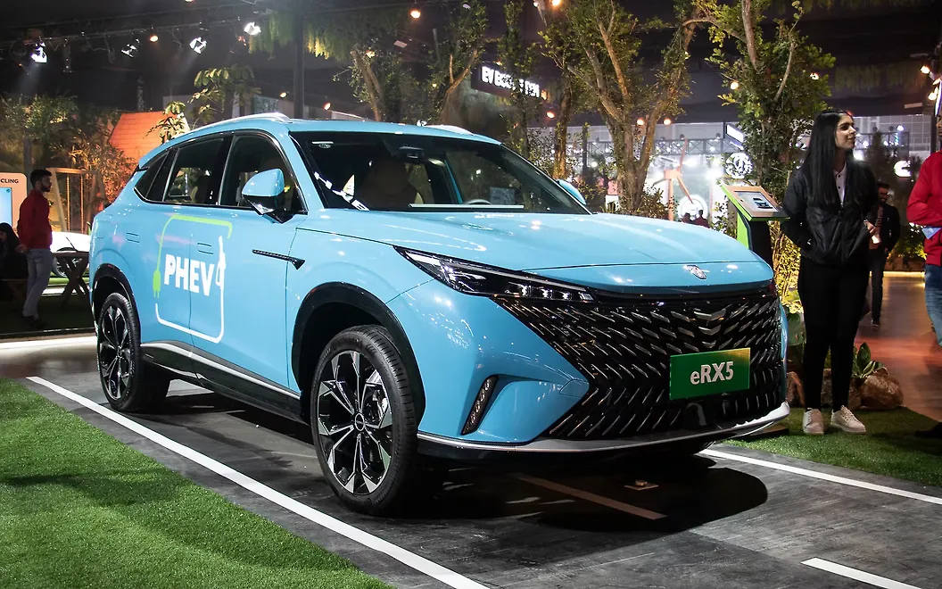 MG eRX5 Images | eRX5 Exterior, Road Test and Interior Photo Gallery