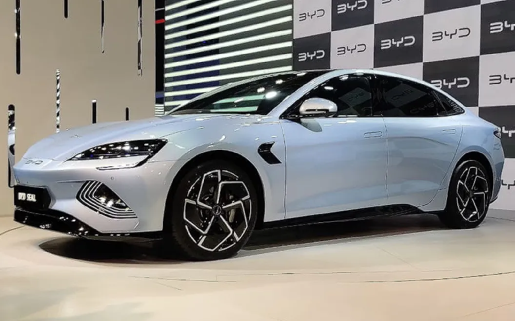 BYD Seal - Left View | BYD Seal Images