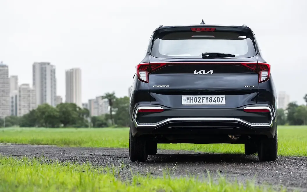 Compare Kia Carens vs Mahindra Bolero Neo [2021-2022] vs Mahindra XUV700