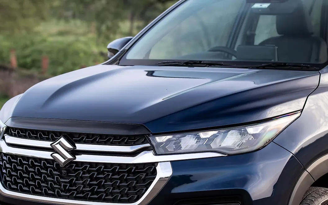 Maruti Suzuki Invicto - Side Rear View | Maruti Suzuki Invicto Images