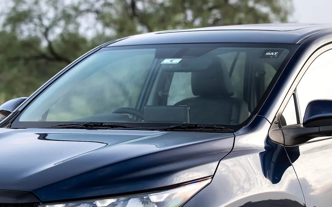 Maruti Suzuki Invicto - Front Right View | Maruti Suzuki Invicto Images