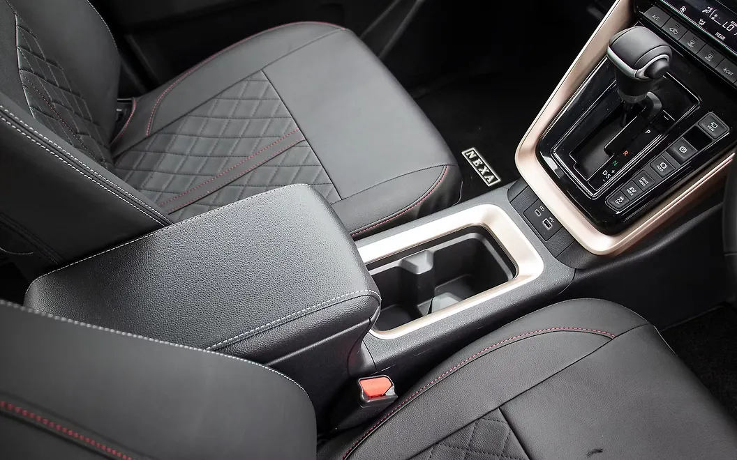 Maruti Suzuki Invicto - Dashbaord Display | Maruti Suzuki Invicto Images