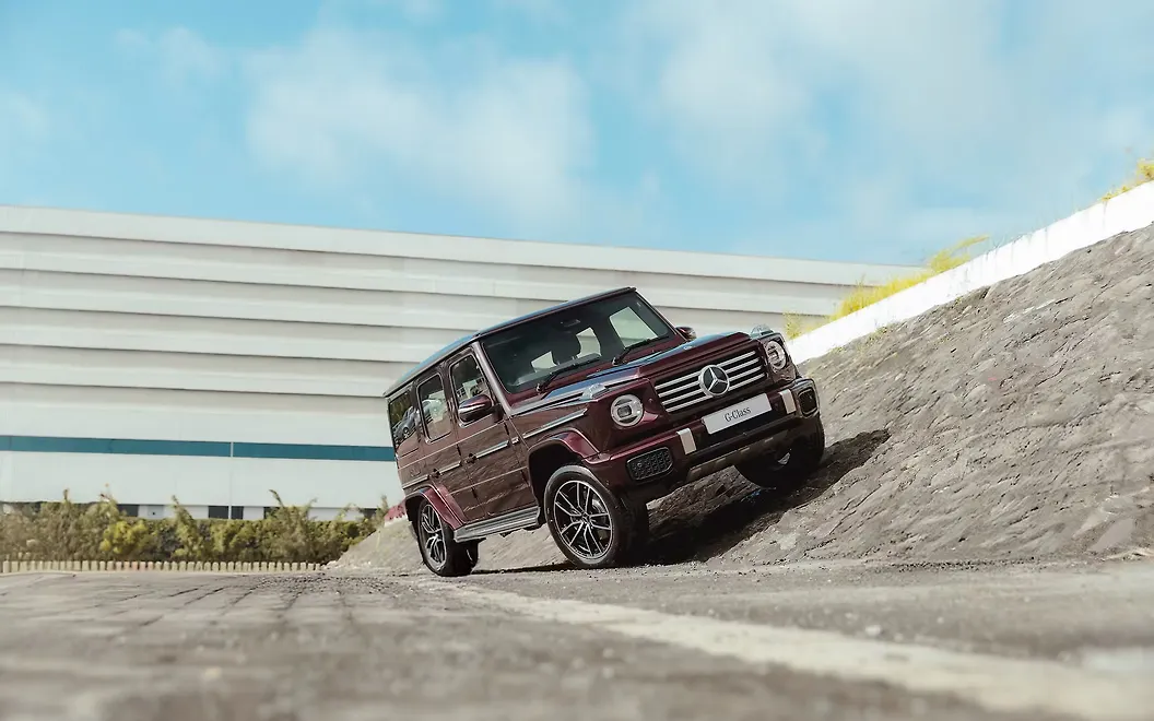 Mercedes-Benz G-Class - Front Right View | Mercedes-Benz G-Class Images