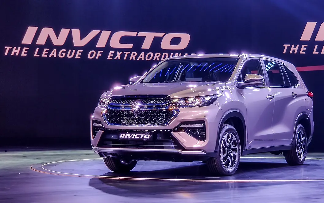 Maruti Suzuki Invicto - Side Rear View | Maruti Suzuki Invicto Images