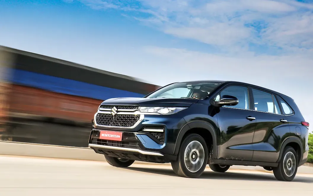 Maruti Suzuki Invicto - Front Right View | Maruti Suzuki Invicto Images