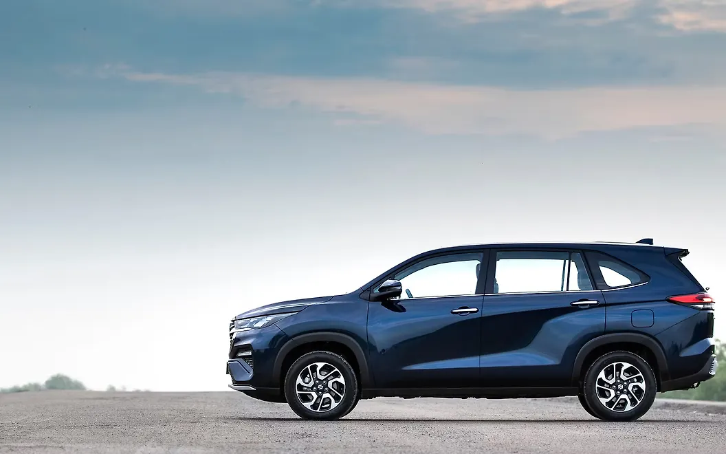 Maruti Suzuki Invicto - Side Rear View | Maruti Suzuki Invicto Images