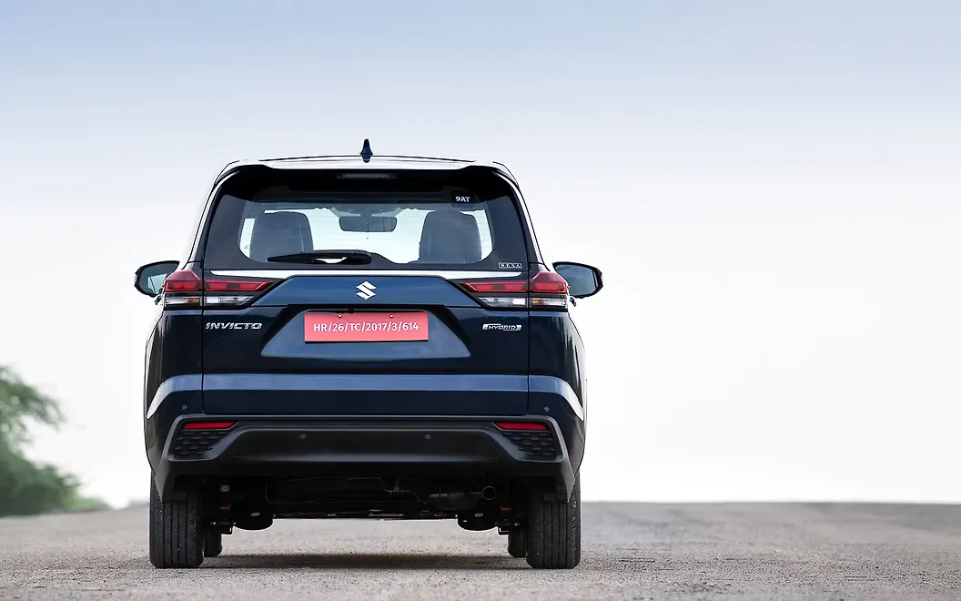 Maruti Suzuki Invicto - Front Right View | Maruti Suzuki Invicto Images