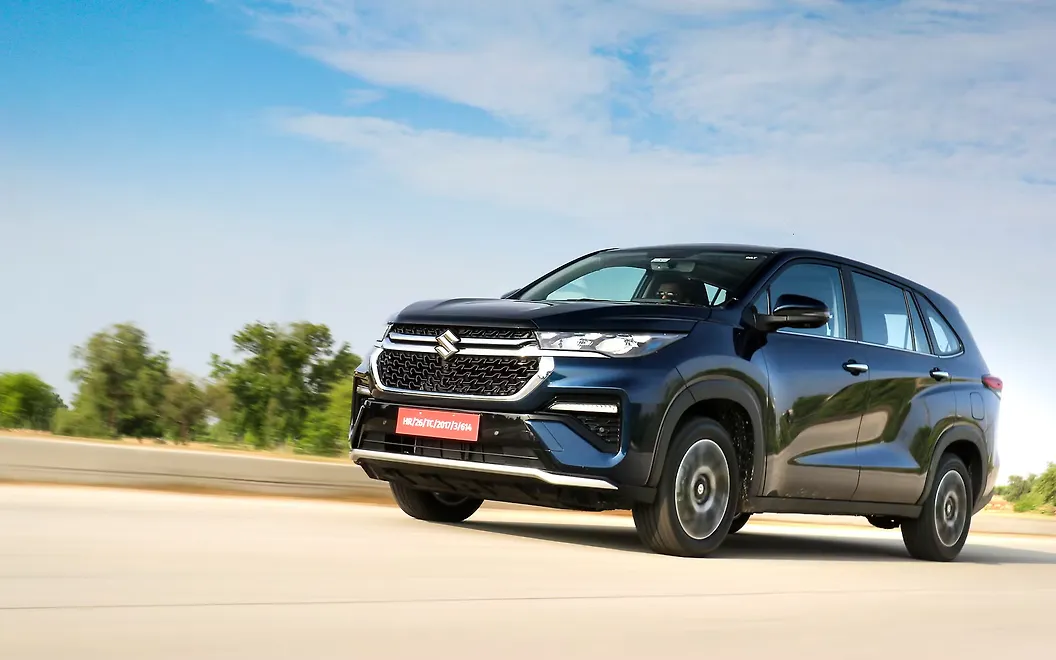 Maruti Suzuki Invicto - Front Right View | Maruti Suzuki Invicto Images