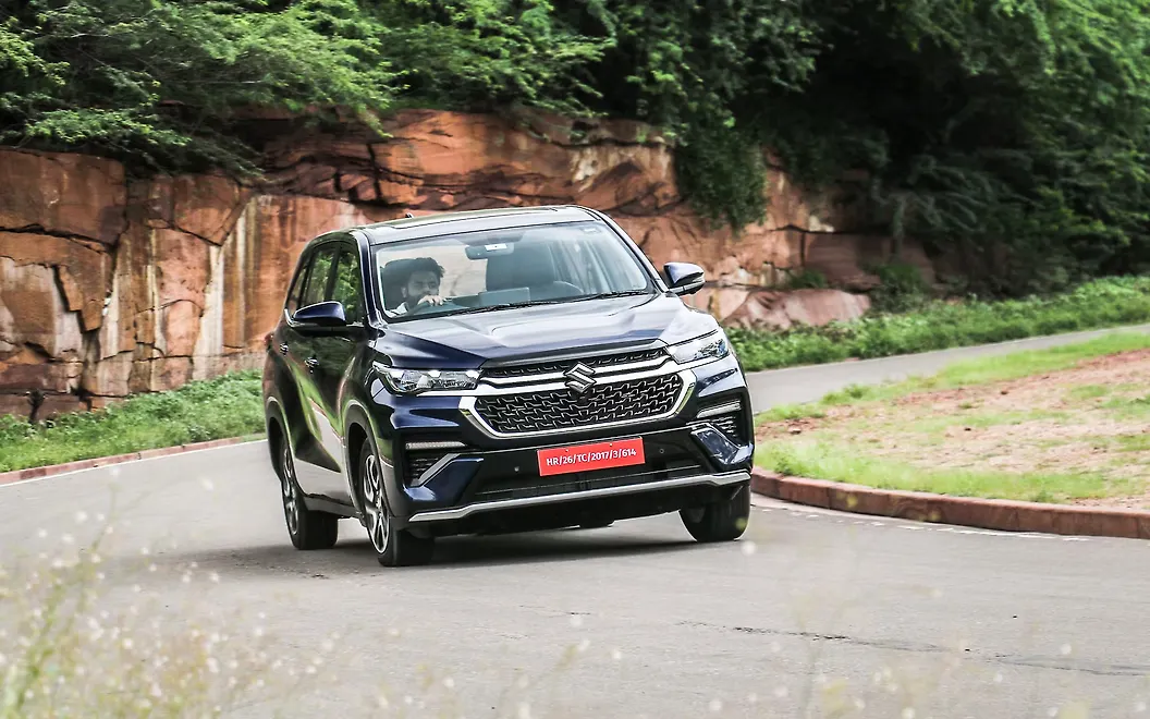 Maruti Suzuki Invicto - Front Right View | Maruti Suzuki Invicto Images