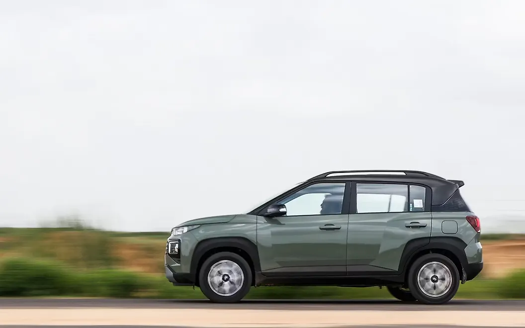 Hyundai Exter Images | Exter Exterior, Road Test and Interior Photo Gallery