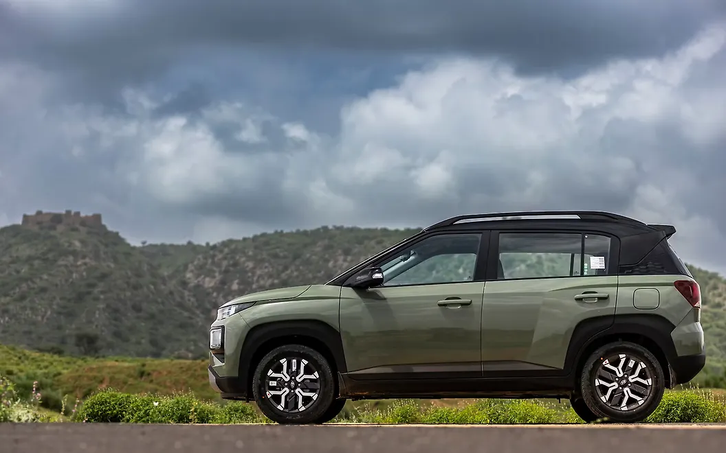 Hyundai Exter Images | Exter Exterior, Road Test and Interior Photo Gallery