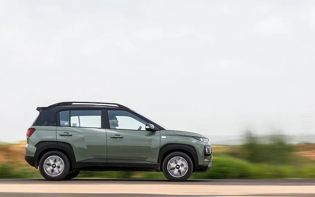 Hyundai Exter - Right Rear View | Hyundai Exter Images