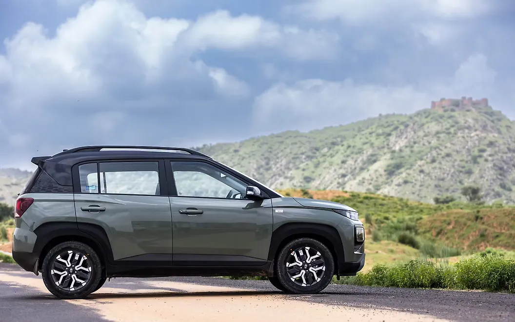 Hyundai Exter Images | Exter Exterior, Road Test and Interior Photo Gallery