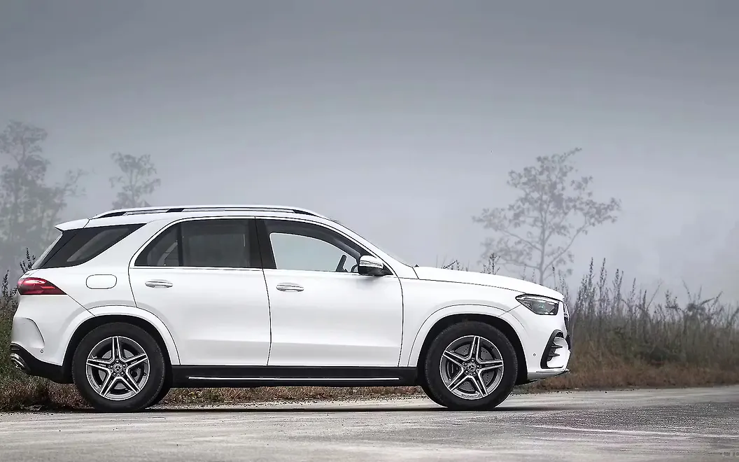 Mercedes-Benz GLE - Right View | Mercedes-Benz GLE Images