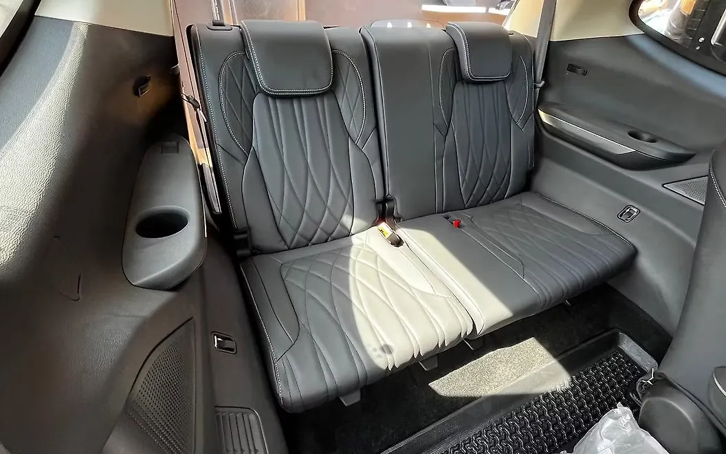 MG Majestor - Last Row Seats | MG Majestor Images