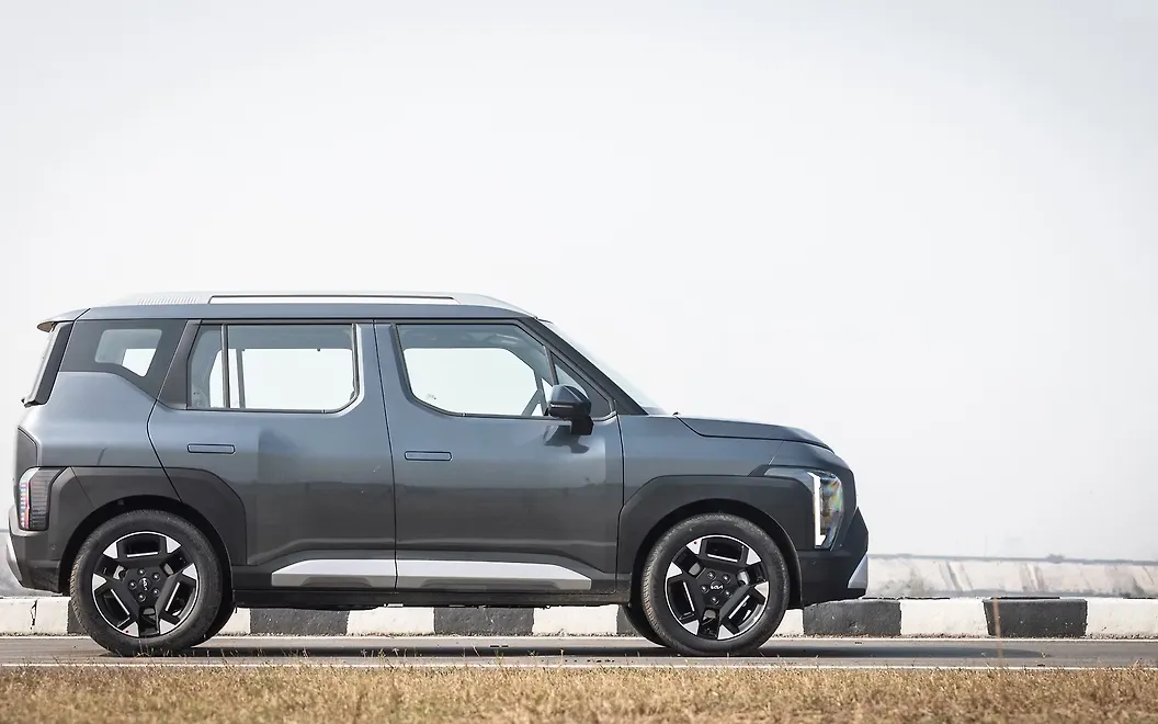 Kia Syros - Rear View Mirror | Kia Syros Images