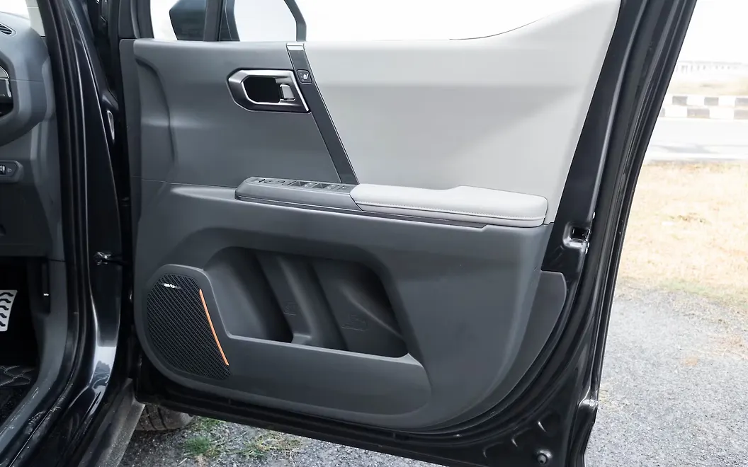 Kia Syros - USB / Charging Port | Kia Syros Images