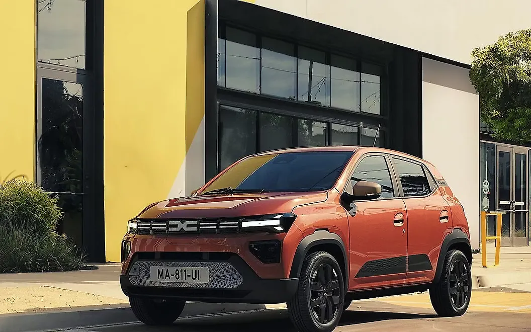 Renault Kwid EV Images | Kwid EV Exterior, Road Test and Interior Photo ...