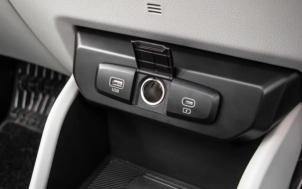 Kia Carens Clavis EV - USB / Charging Port | Kia Carens Clavis EV Images