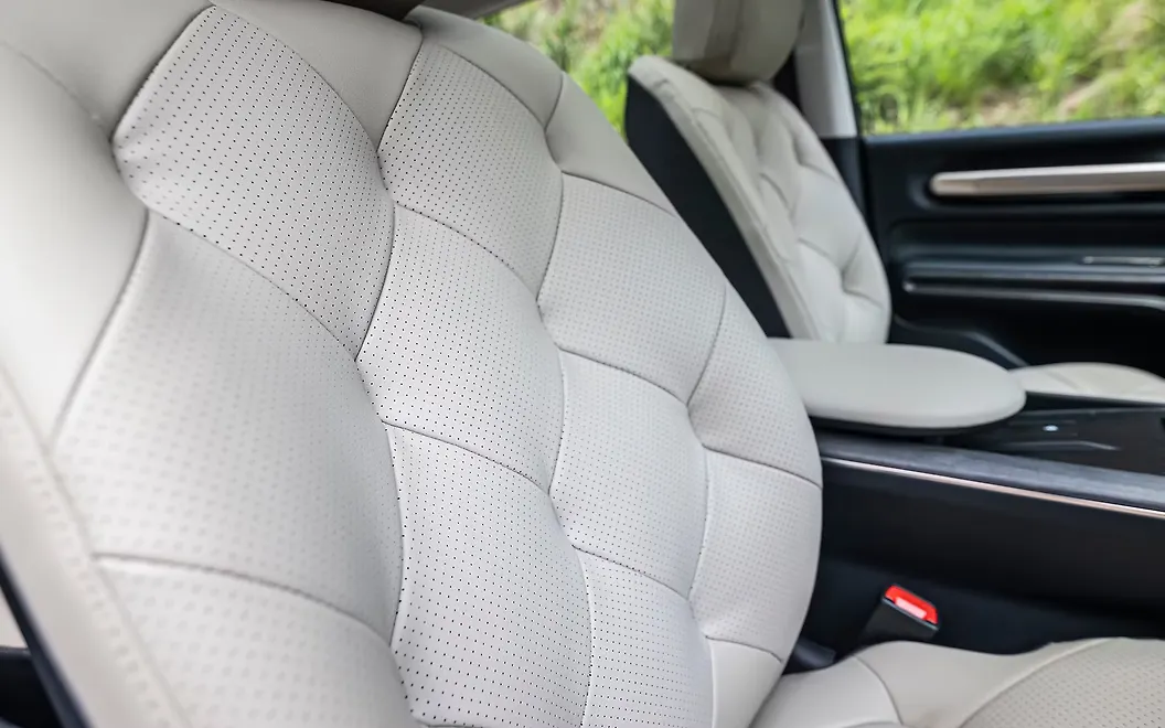 MG Windsor EV - Front Seats | MG Windsor EV Images