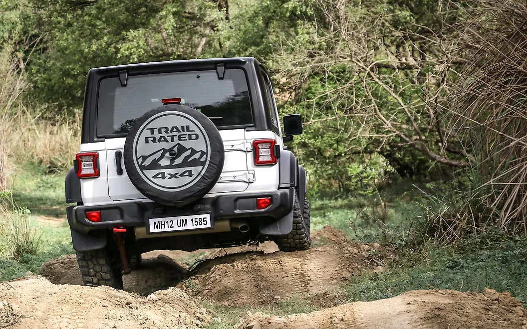 Compare Jeep Wrangler vs Kia EV6 vs Land Rover Range Rover Evoque [2011 ...