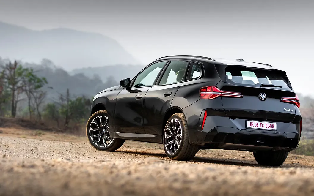 BMW X3 - Front Left View | BMW X3 Images