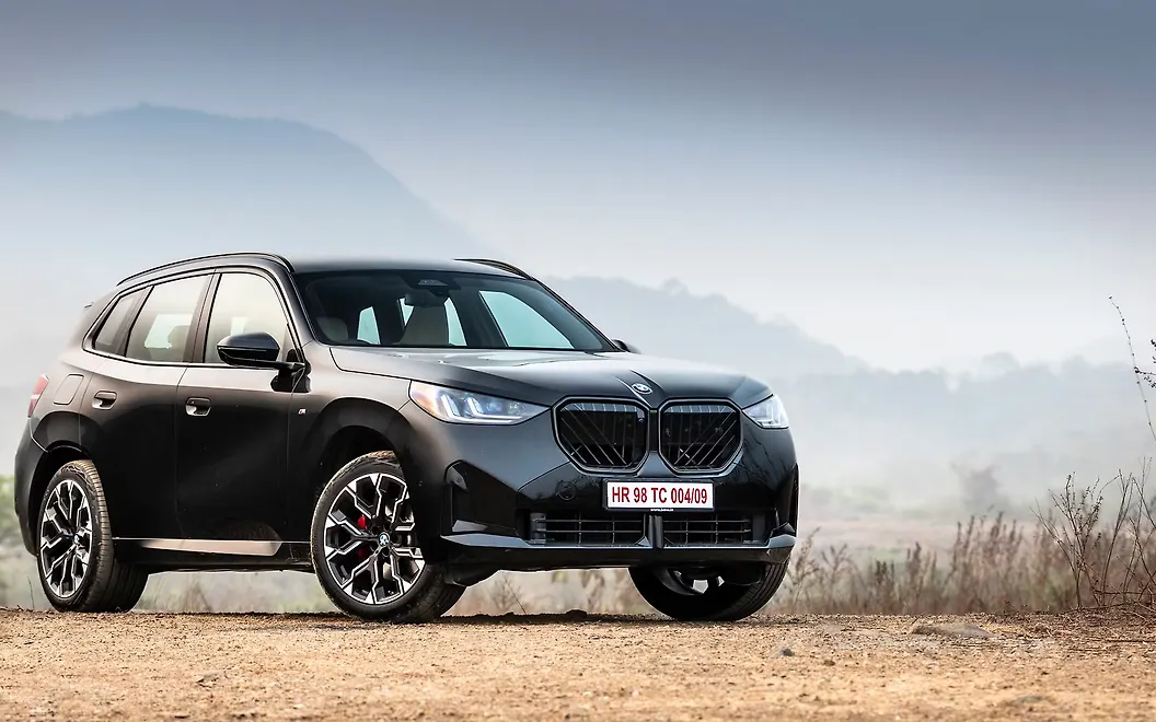 BMW X3 - Right Rear View | BMW X3 Images