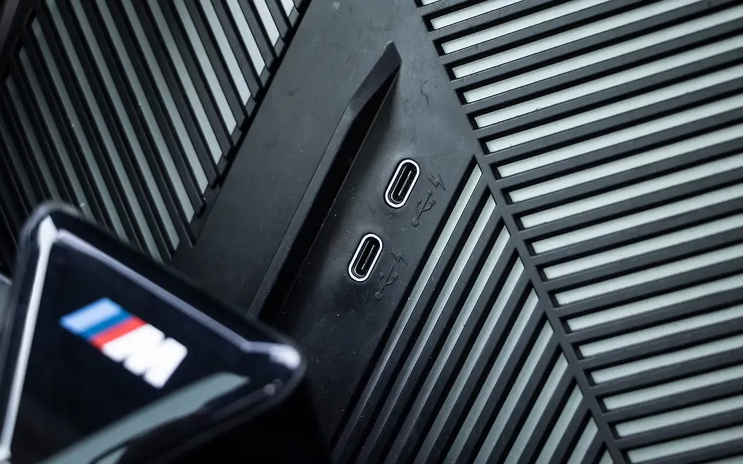 BMW X3 - USB / Charging Port | BMW X3 Images