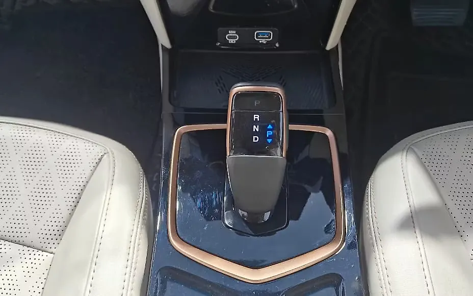 Mahindra XUV 3XO EV Images | XUV 3XO EV Exterior, Road Test and ...