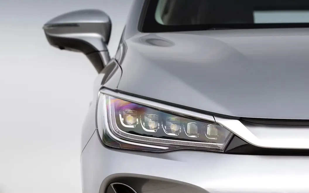 BYD eMax 7 Images | eMax 7 Exterior, Road Test and Interior Photo Gallery