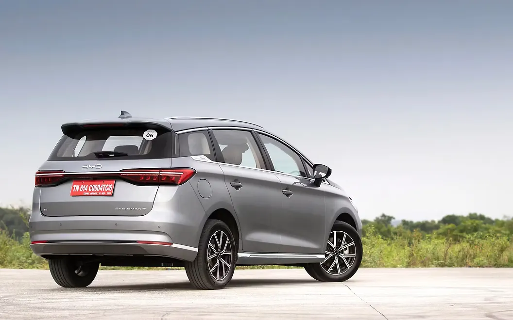 BYD eMax 7 - Side Rear View | BYD eMax 7 Images
