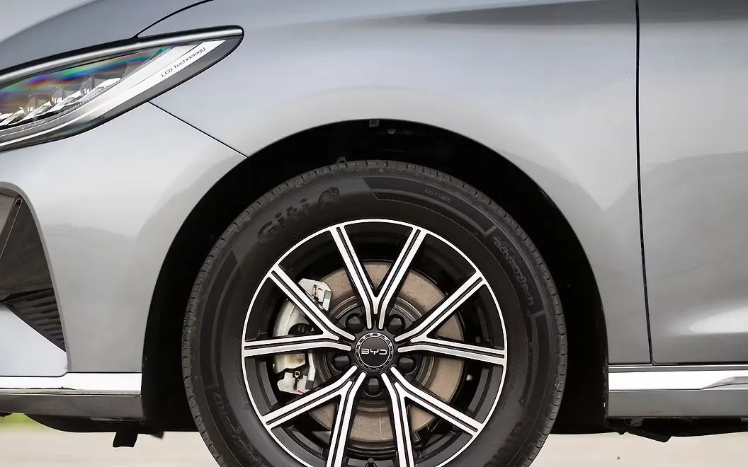 BYD eMax 7 - Indicators on OVRM | BYD eMax 7 Images