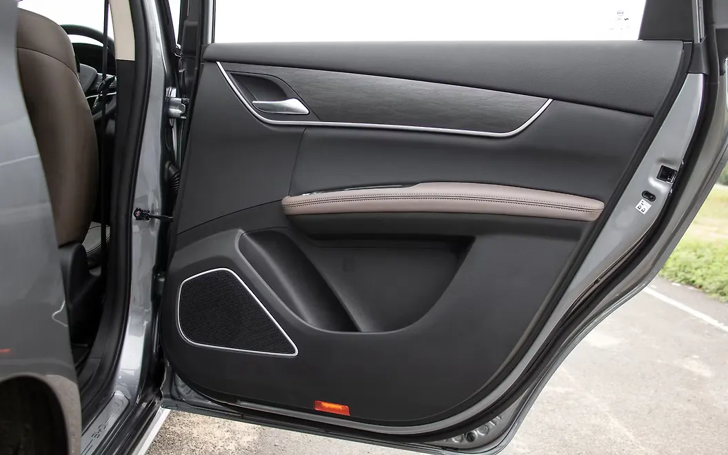 BYD eMax 7 - Rear Passenger Door | BYD eMax 7 Images