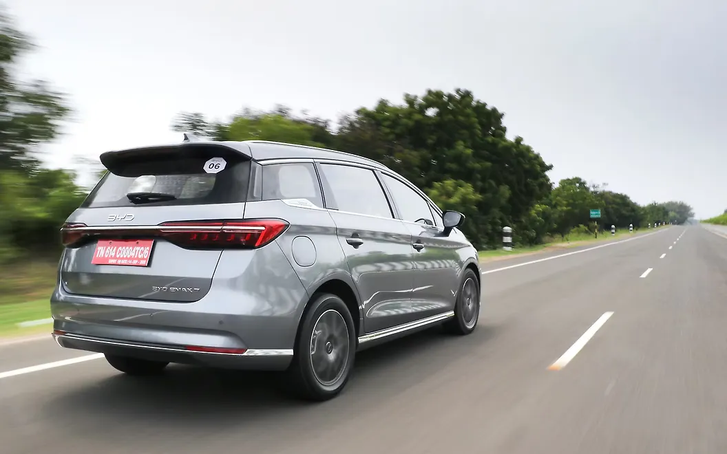 BYD eMax 7 - Rear View | BYD eMax 7 Images