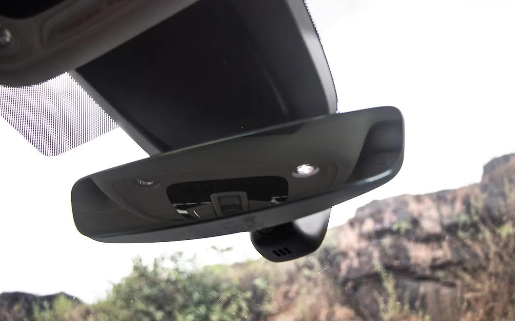 Audi Q7 Images | Q7 Exterior, Road Test and Interior Photo Gallery