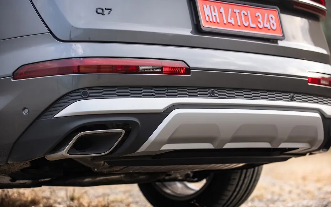 Audi Q7 - Rear Bumper | Audi Q7 Images