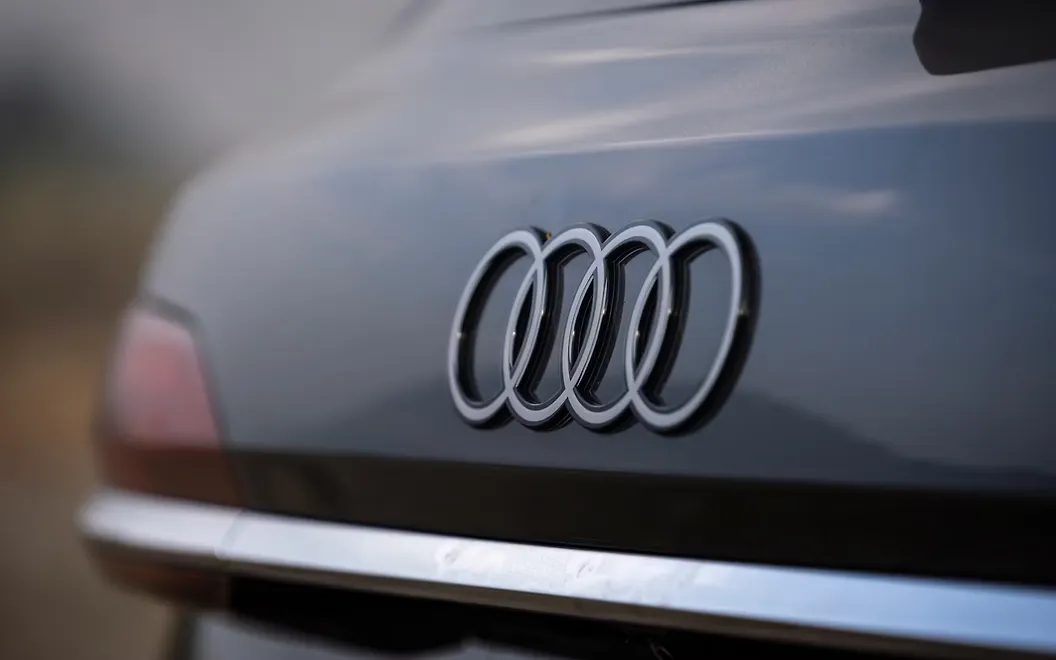 Audi Q7 Images | Q7 Exterior, Road Test and Interior Photo Gallery