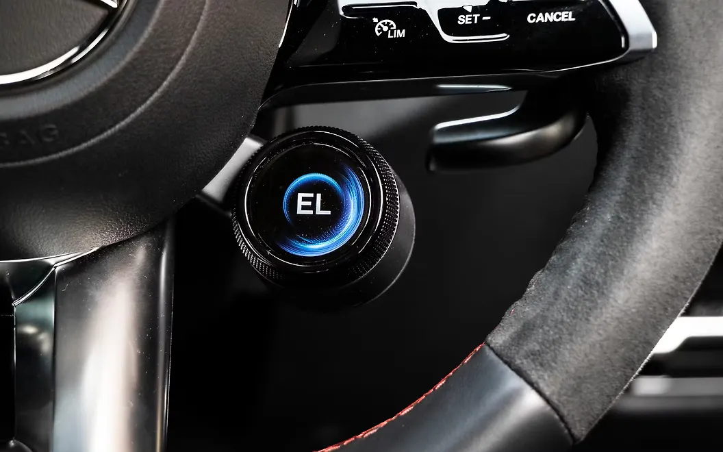 Mercedes-Benz AMG C 63 S E Performance - Steering Mounted Controls ...