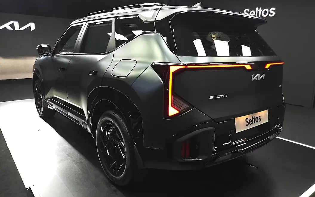 Compare MG Hector vs Kia New Seltos