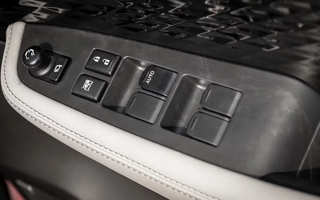 Maruti Suzuki Victoris - Passenger Window Controls | Maruti Suzuki ...