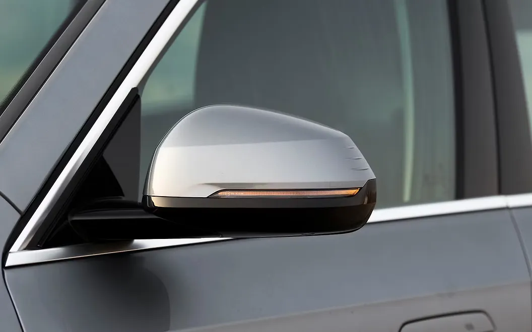 BMW iX1 LWB - Indicators on OVRM | BMW iX1 LWB Images