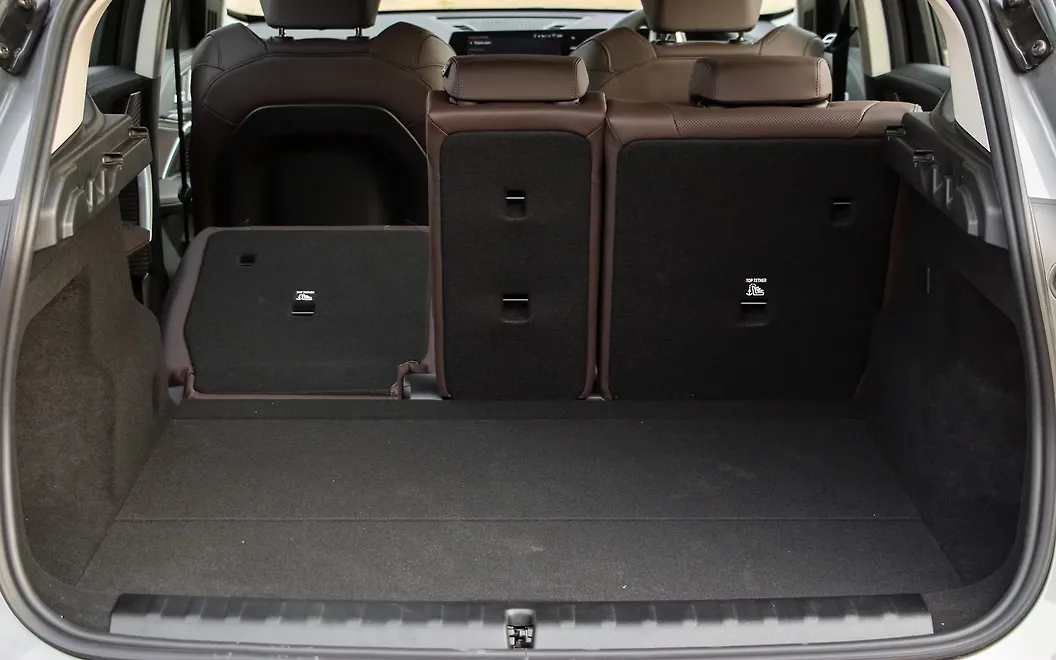 BMW iX1 LWB - Bootspace | BMW iX1 LWB Images