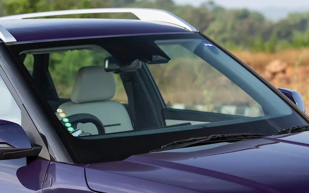 Hyundai Venue - Front Left View | Hyundai Venue Images