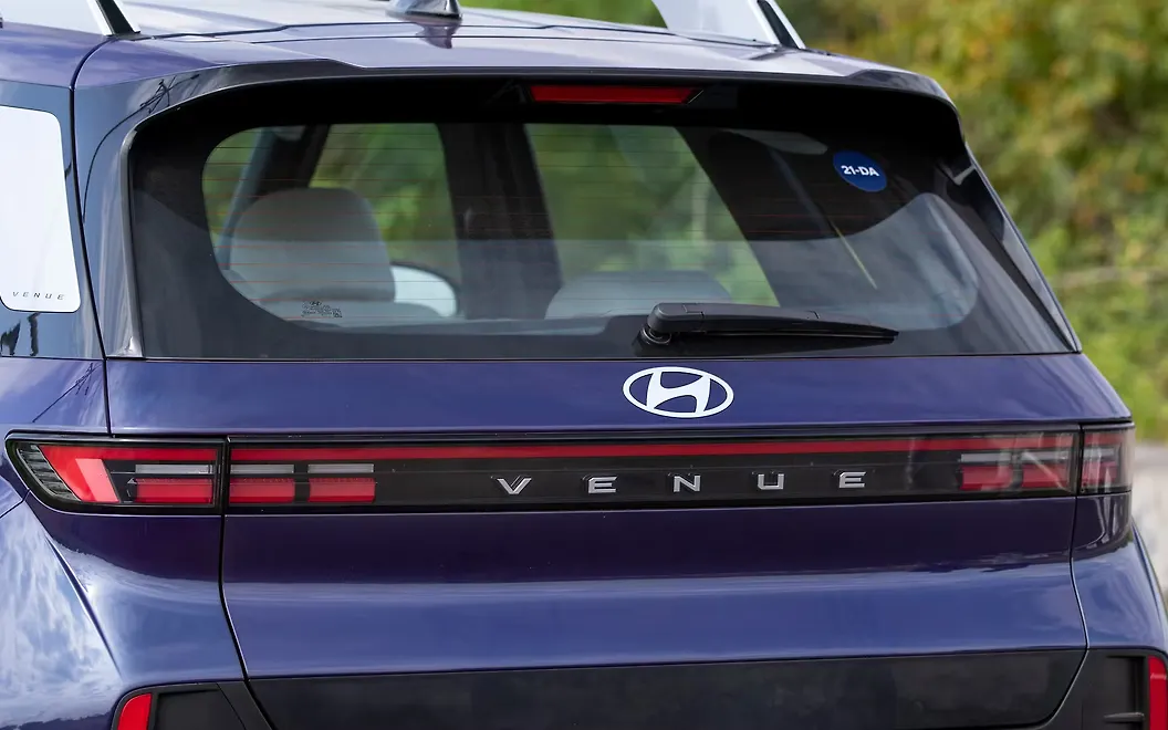 Hyundai Venue - Right View | Hyundai Venue Images