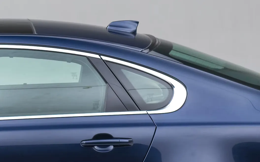 Jaguar XF - Side View | 56 Jaguar XF Images