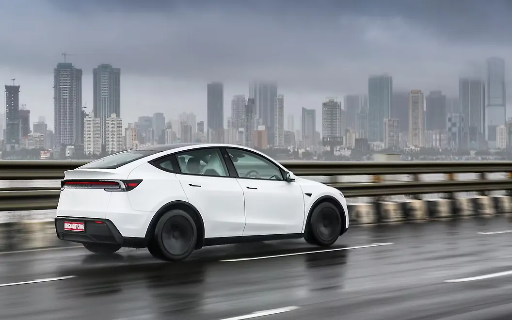 Tesla Model Y Images | Model Y Exterior, Road Test and Interior Photo ...