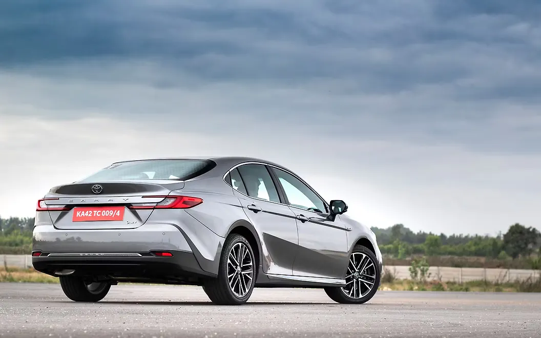 Toyota Camry - Front Left View | Toyota Camry Images