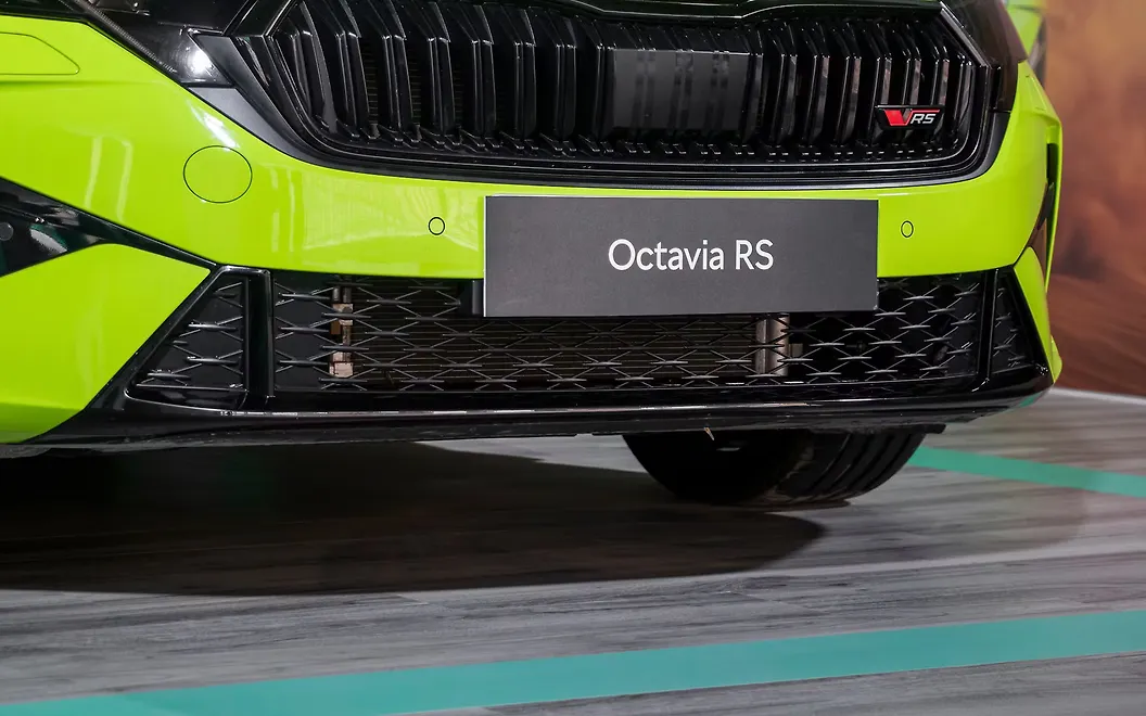 Skoda Octavia RS Images | Octavia RS Exterior, Road Test and Interior ...