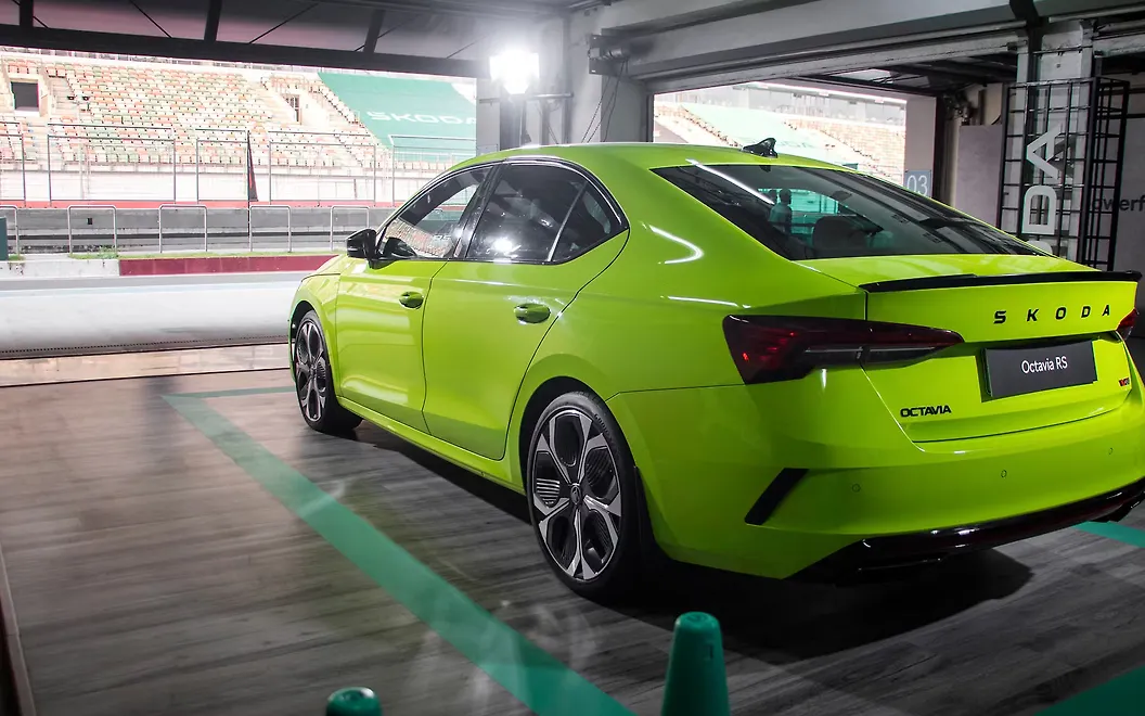 Compare Mahindra XUV 7XO vs Skoda Octavia RS vs Mahindra Scorpio N